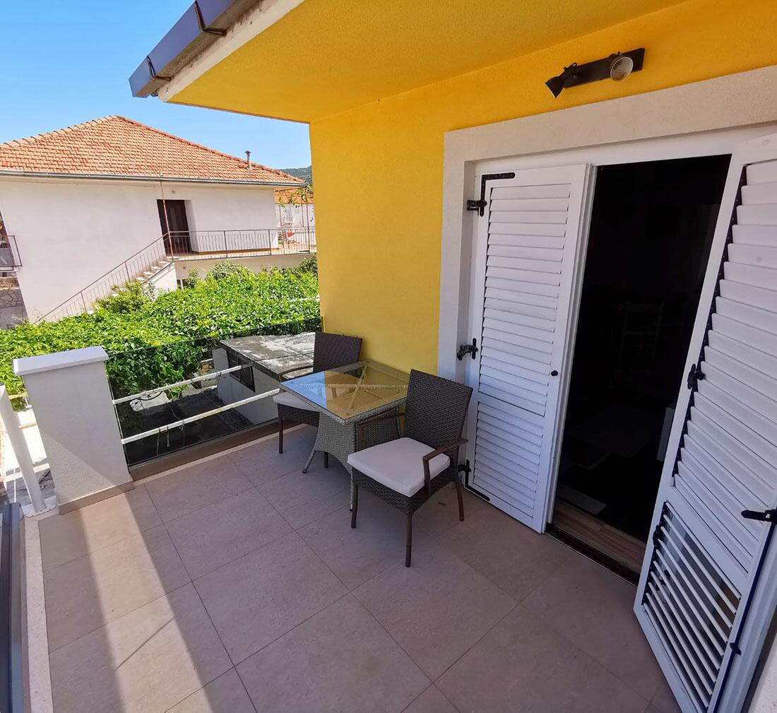 The Peronja Apartments | Visit Jelsa.