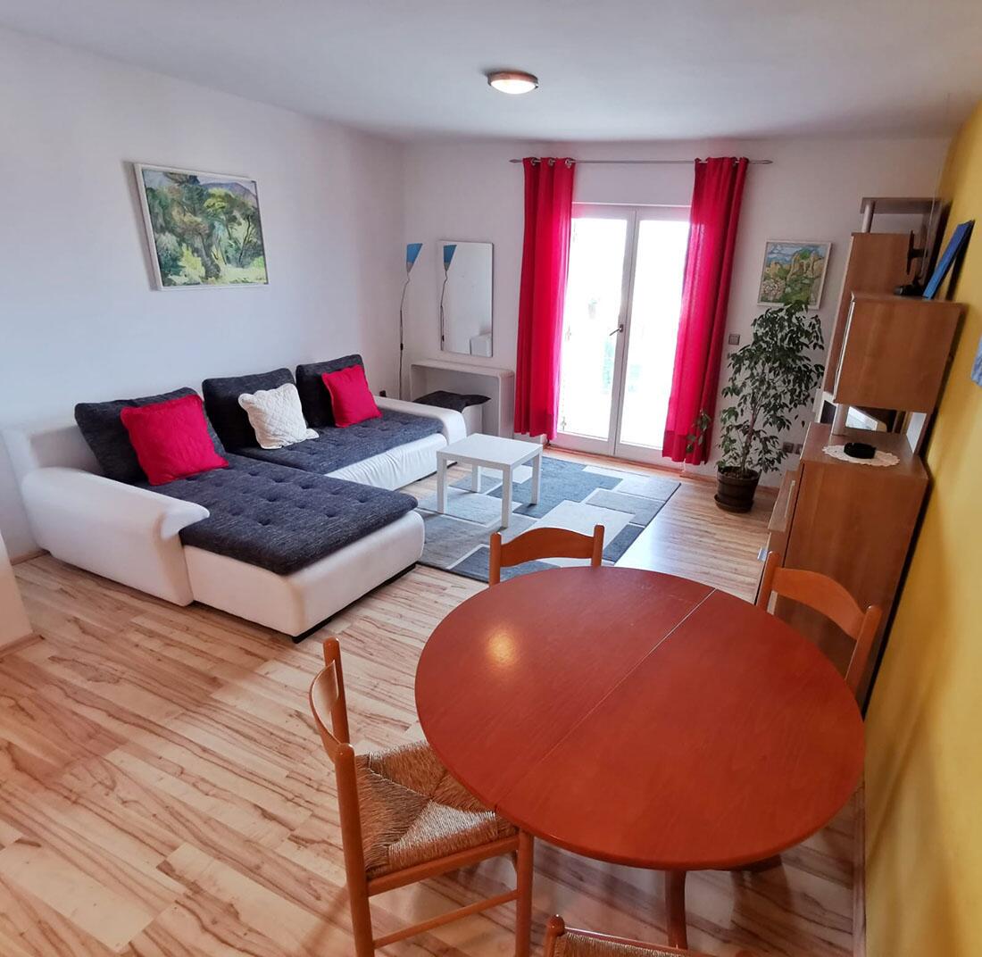 Apartmani Peronja | Visit Jelsa.