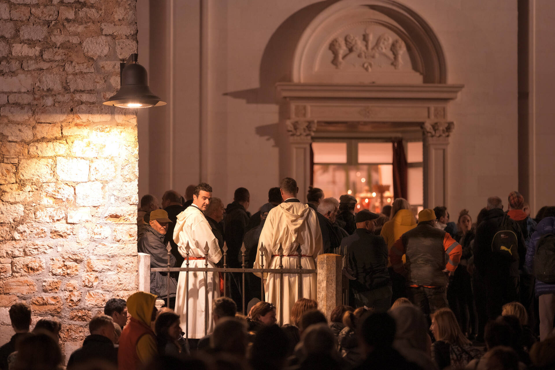 Uskrs – Procesija “Za Križen” | Visit Jelsa.