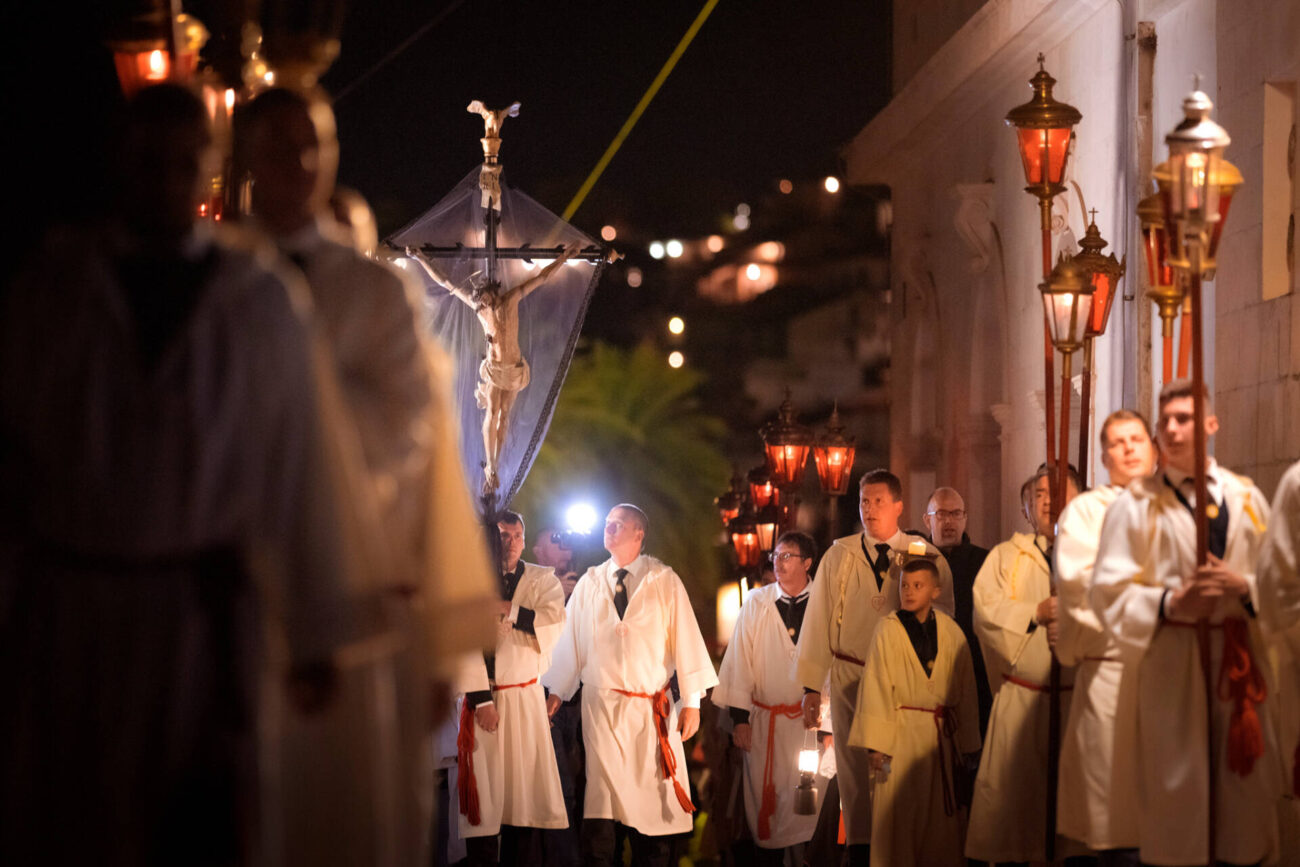 Uskrs – Procesija “Za Križen” | Visit Jelsa.