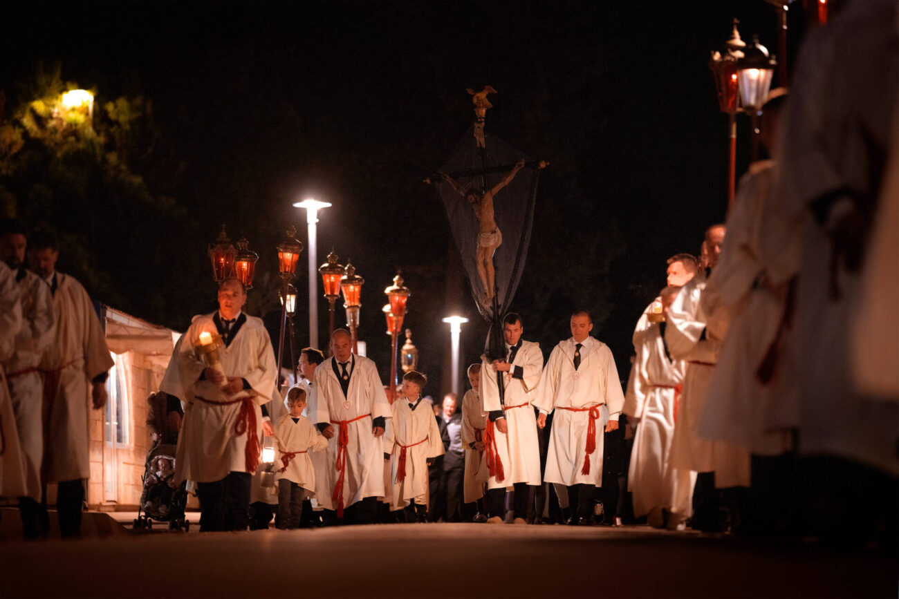 Uskrs – Procesija “Za Križen” | Visit Jelsa.
