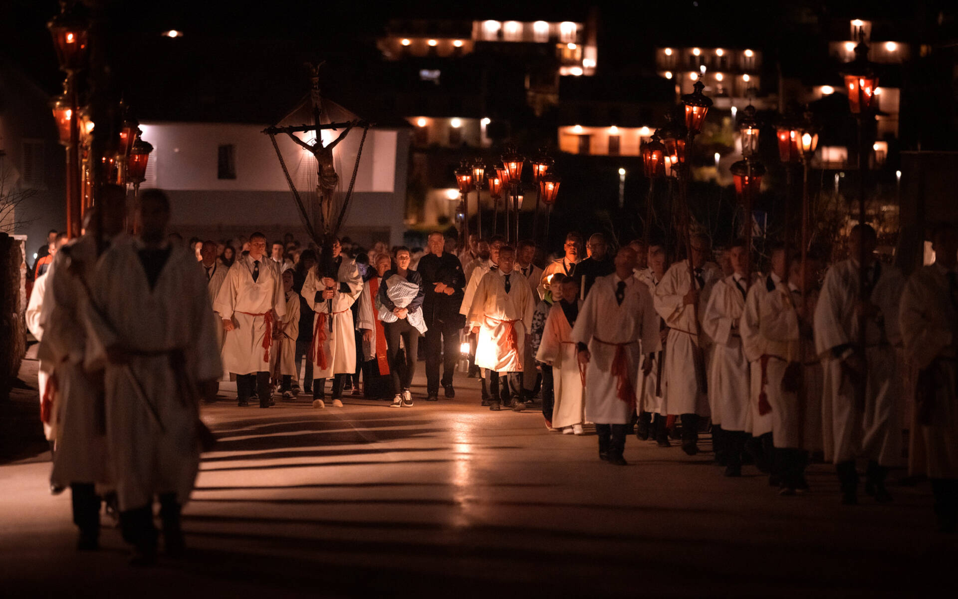 Uskrs – Procesija “Za Križen” | Visit Jelsa.